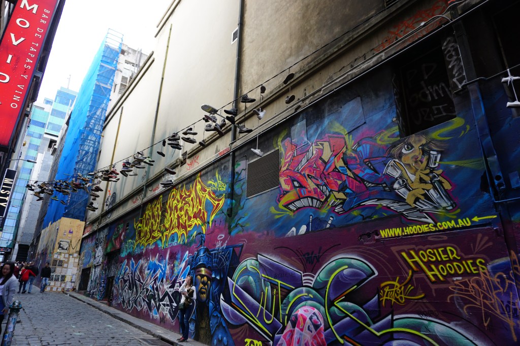 14 “Must-Go” Places to see in ‘Marvelous Melbourne’ – Breaks & Bites